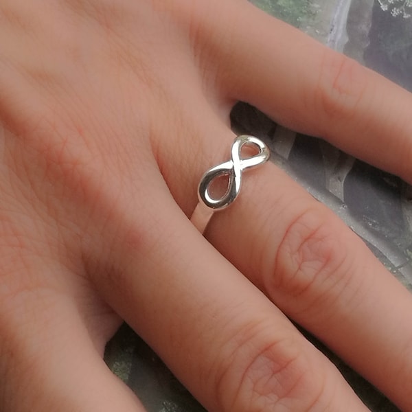 Figure 8 Knot Ring - Etsy