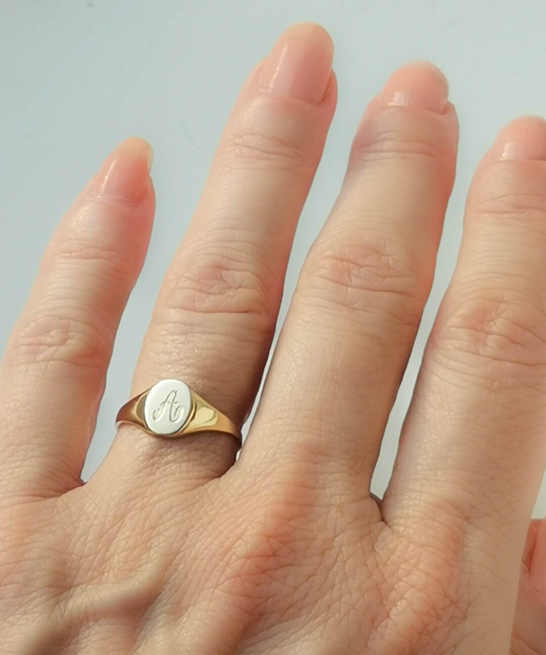 Personalised Script Letter Hand Engraved Solid 9ct Yellow Gold Plain ...