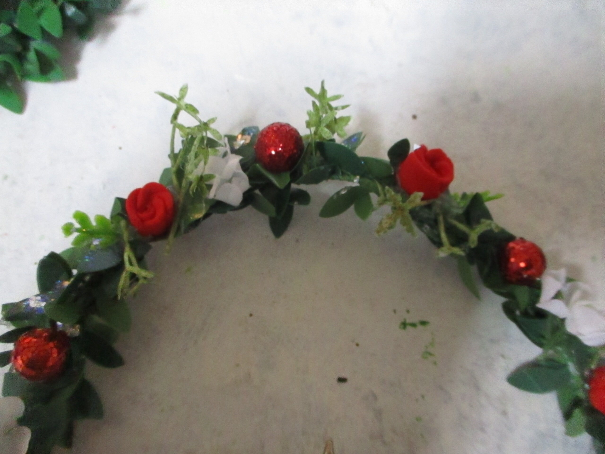 18 Miniature Wired Leaf Garland of Polymer | Etsy