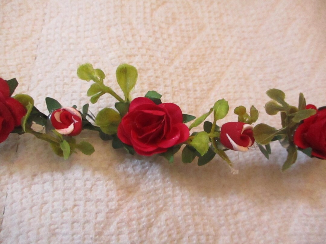 Miniature Rose Garland: 12" Dollhouse Red & Peppermint Roses - Etsy