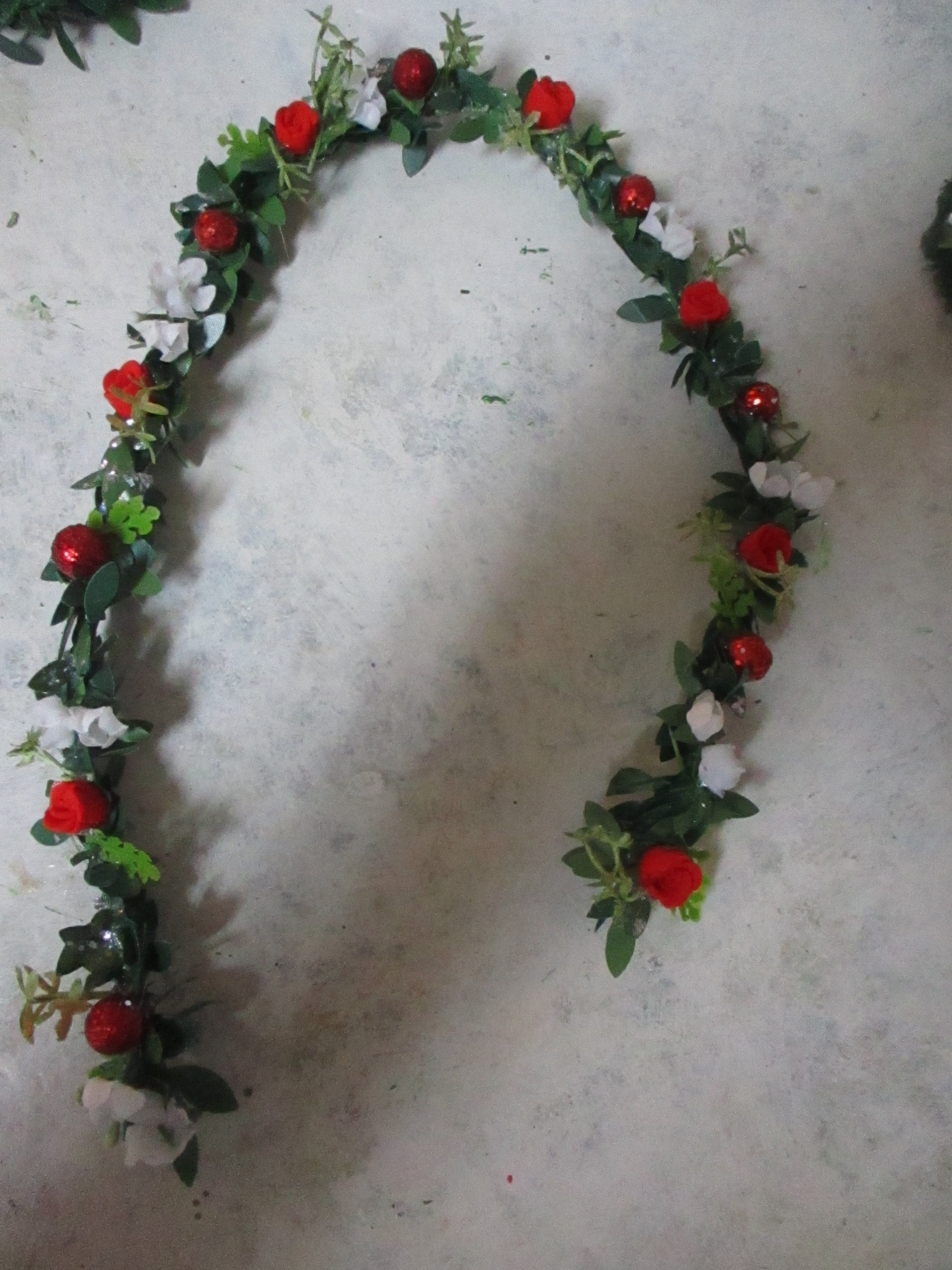 18 Miniature Wired Leaf Garland of Polymer | Etsy