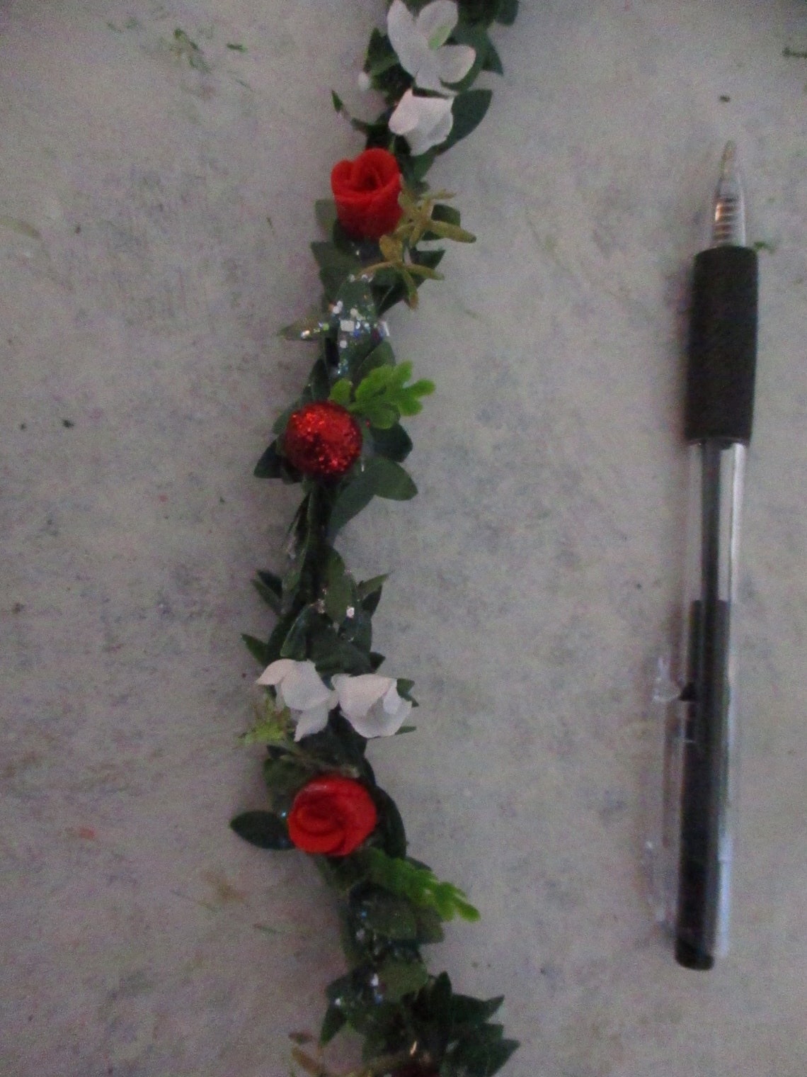 18 Miniature Wired Leaf Garland of Polymer - Etsy