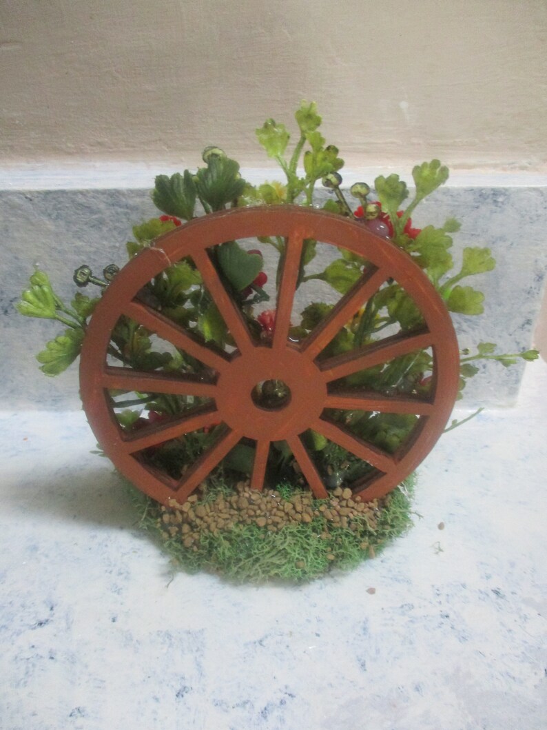 Miniature 1:12 Wagon Wheel Autumn Wagon Wheel Garden Display/pumpkins ...