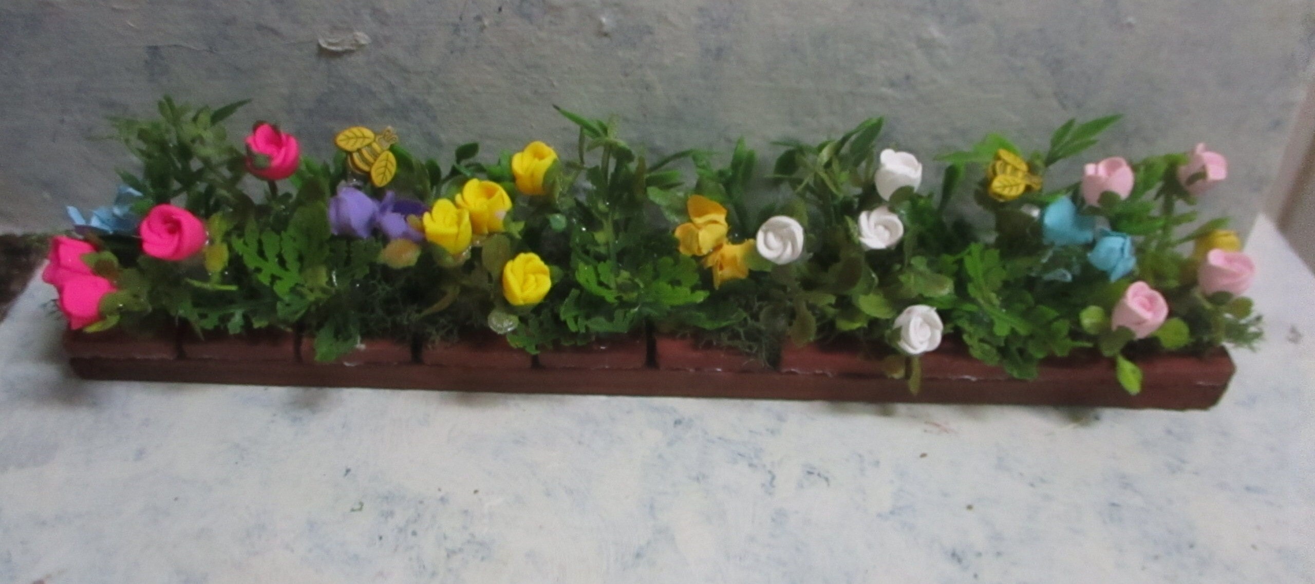 Miniature Doll/dollhouse/diorama Brick Border Side Garden of Roses and ...