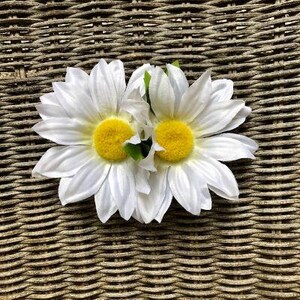 White Double Daisy Silk Flower Hair Clip - Etsy