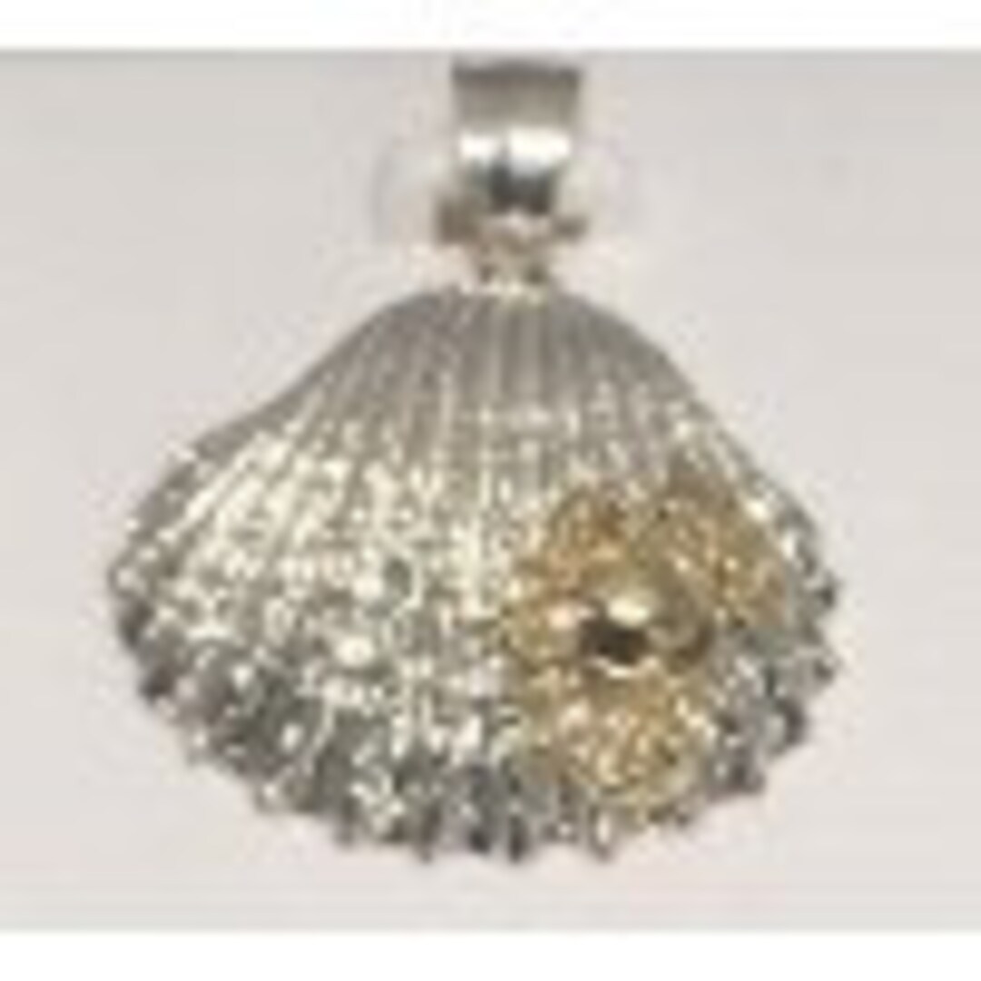 Sterling Silver Scallop Shell With 14KT Crab Pendant - Etsy