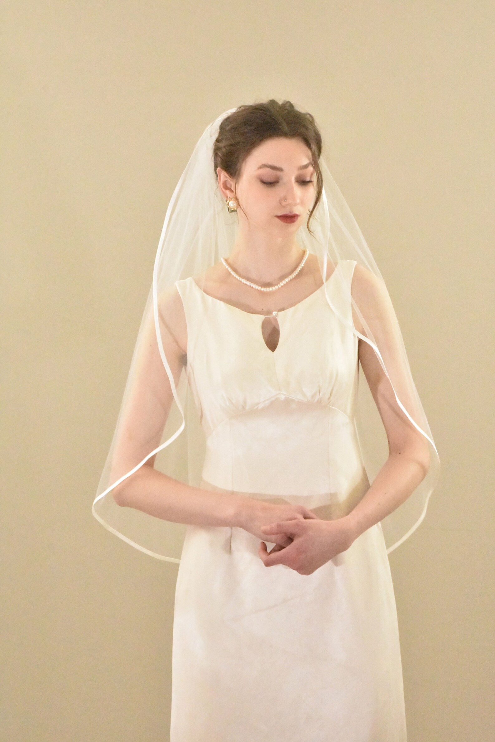 Fingertip Wedding Veil: 42" Satin Trim, Bridal Illusion Tulle - Etsy