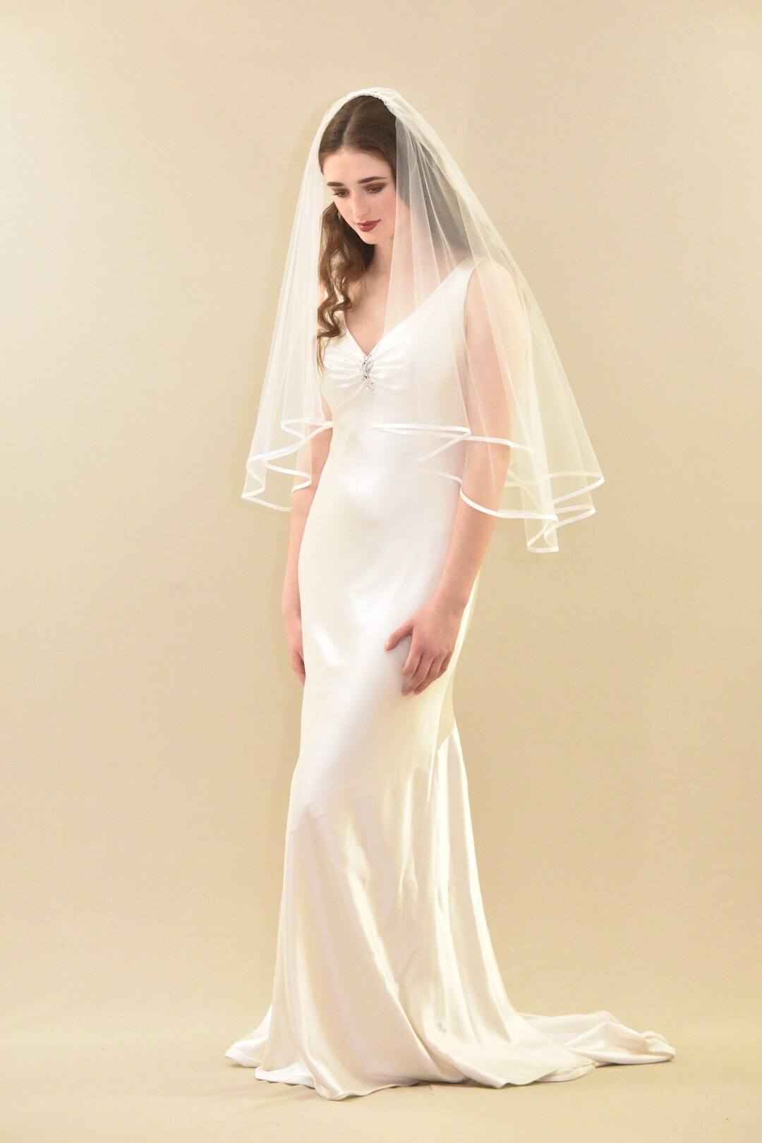 Double Tier Elbow Length Circle Veil | 2 Tier Satin Veil | Stain Veil ...