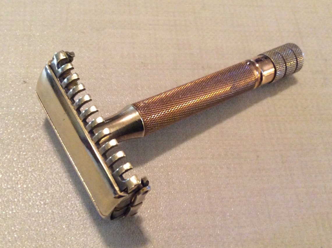 Vintage 1937 Gillette Sheraton Open Comb DE razor with case | Etsy