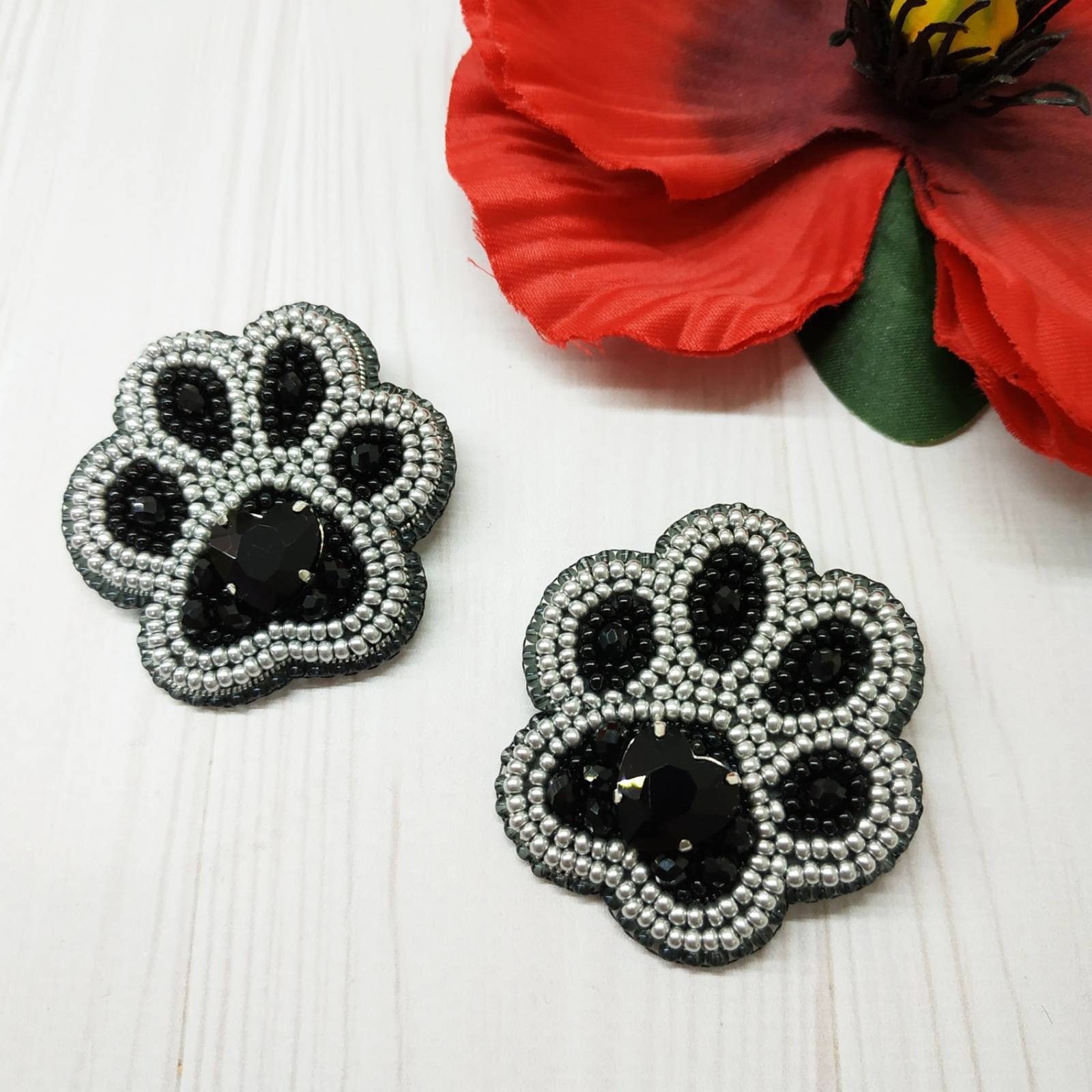 1 Pc Hand Embroidered Beaded Brooch, Cat Paw Pin Dog Paw Jewelry Animal ...