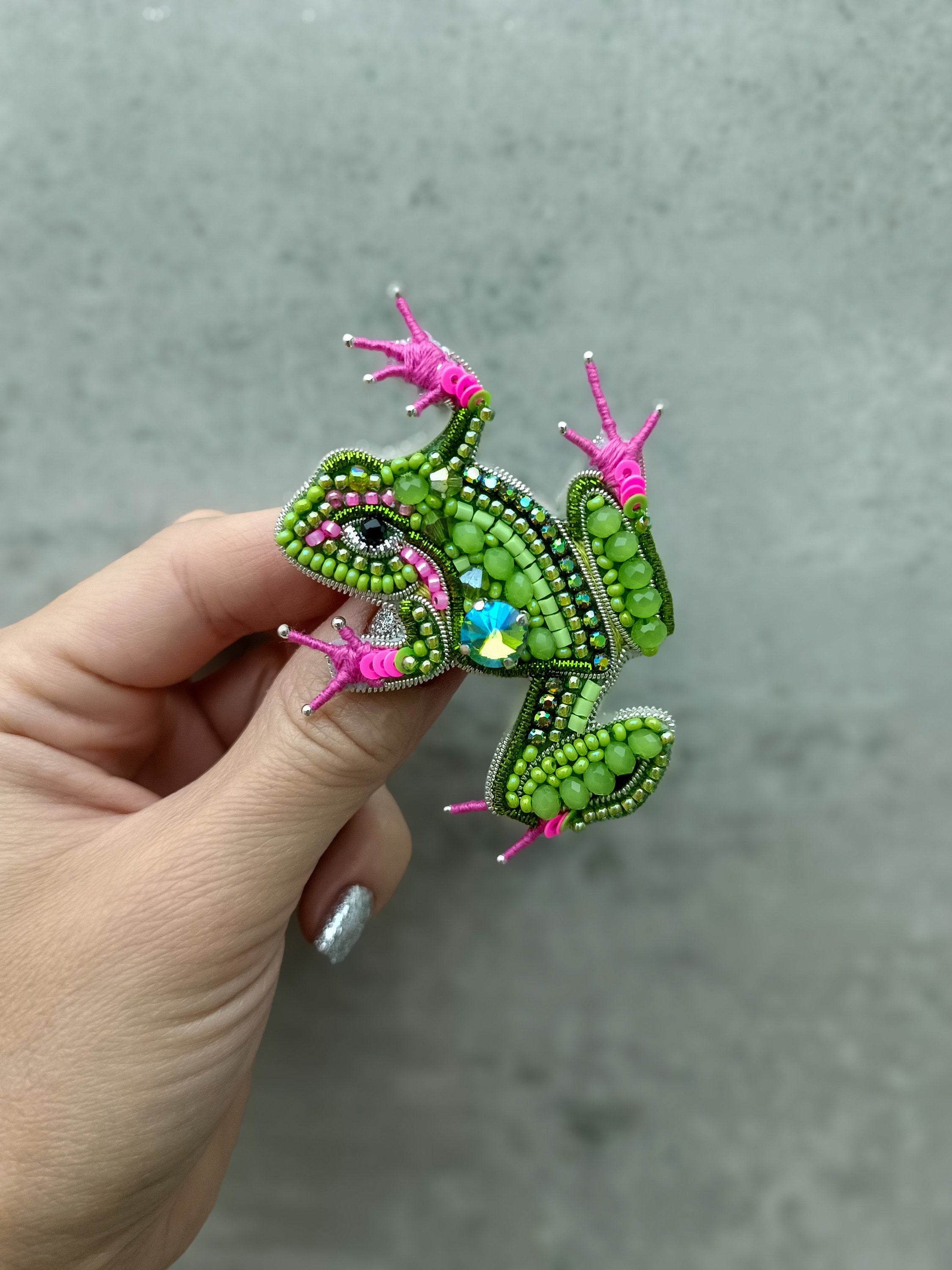 Beaded Frog Brooch Embroidered Green Frog Pin Unique Jewelry Frog Lover ...