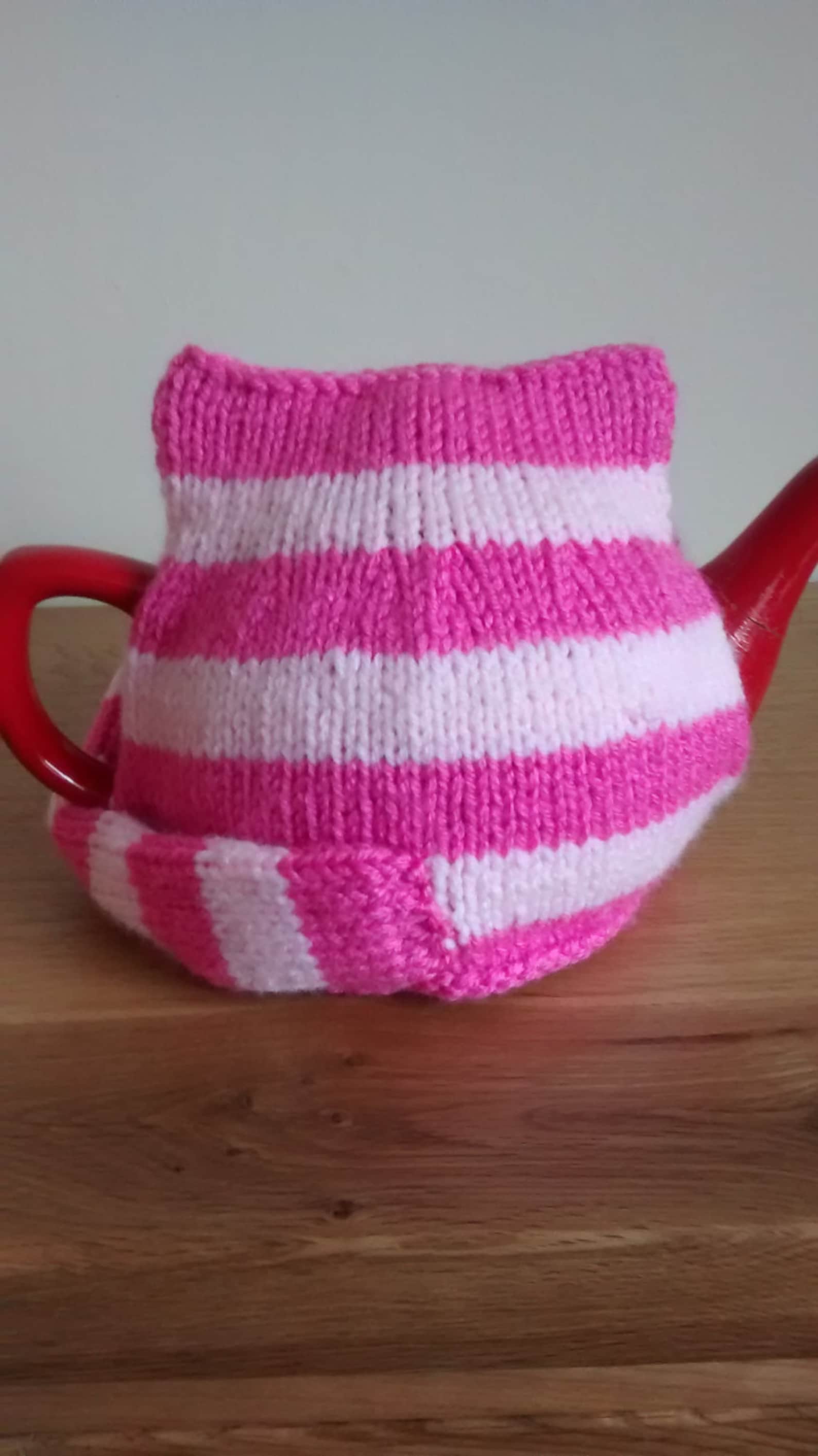 Hand-knitted Bagpuss Tea Cosy. | Etsy