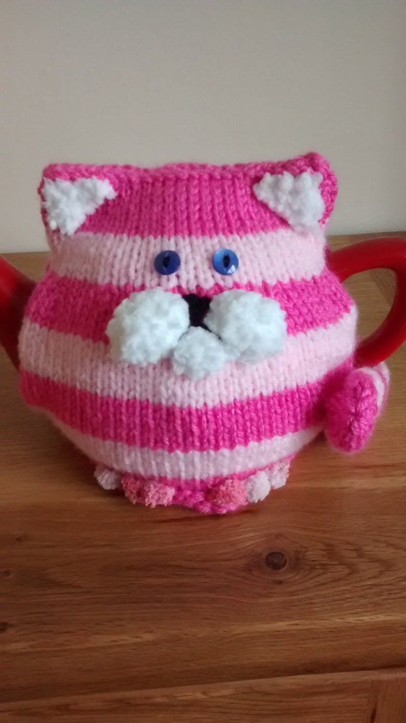 Hand-knitted Bagpuss Tea Cosy. - Etsy UK