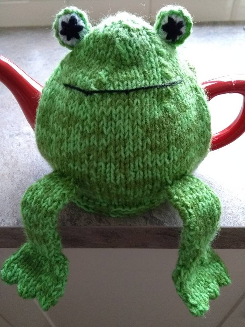 Freddie Frog hand-knitted tea cosy. Medium size | Etsy