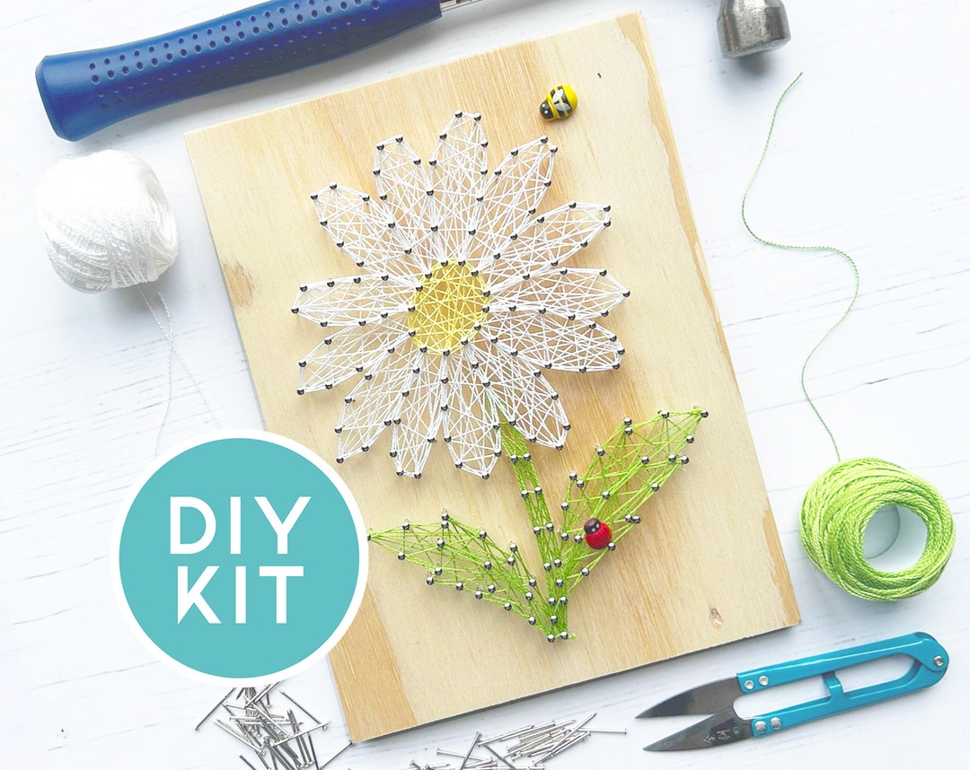 Delightful Daisy - String Art Craft Kit - Letterbox Gift - Art Therapy - DIY - Flower Collection ...