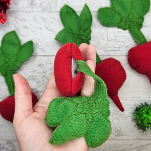 Refillable Cat Toy Rattling Radish Whimsy Vegetable Radish Catnip Toy ...