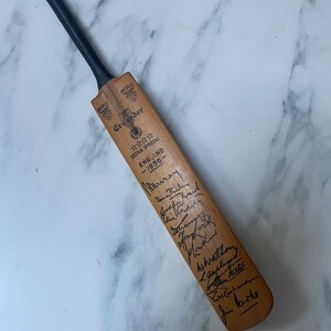 Vintage Miniature Cricket Bat, 12 Fascimile Signatures of the England ...