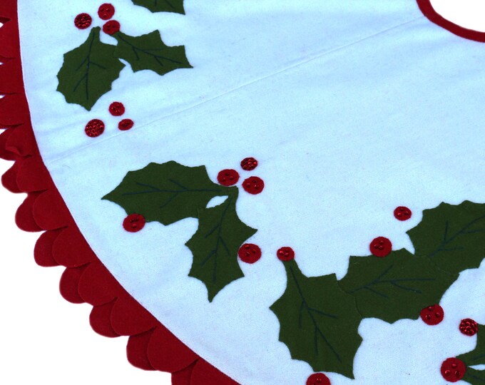Wool Felt Tree Skirt Holly Leaves and Berries With a Red Scalloped Edge ...