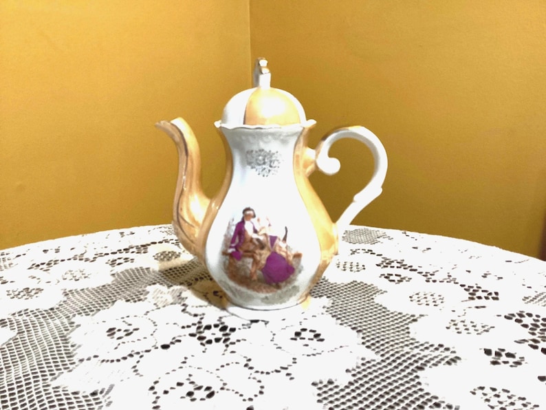 Vintage Colonial Couple Porcelain Musical Teapot - Etsy