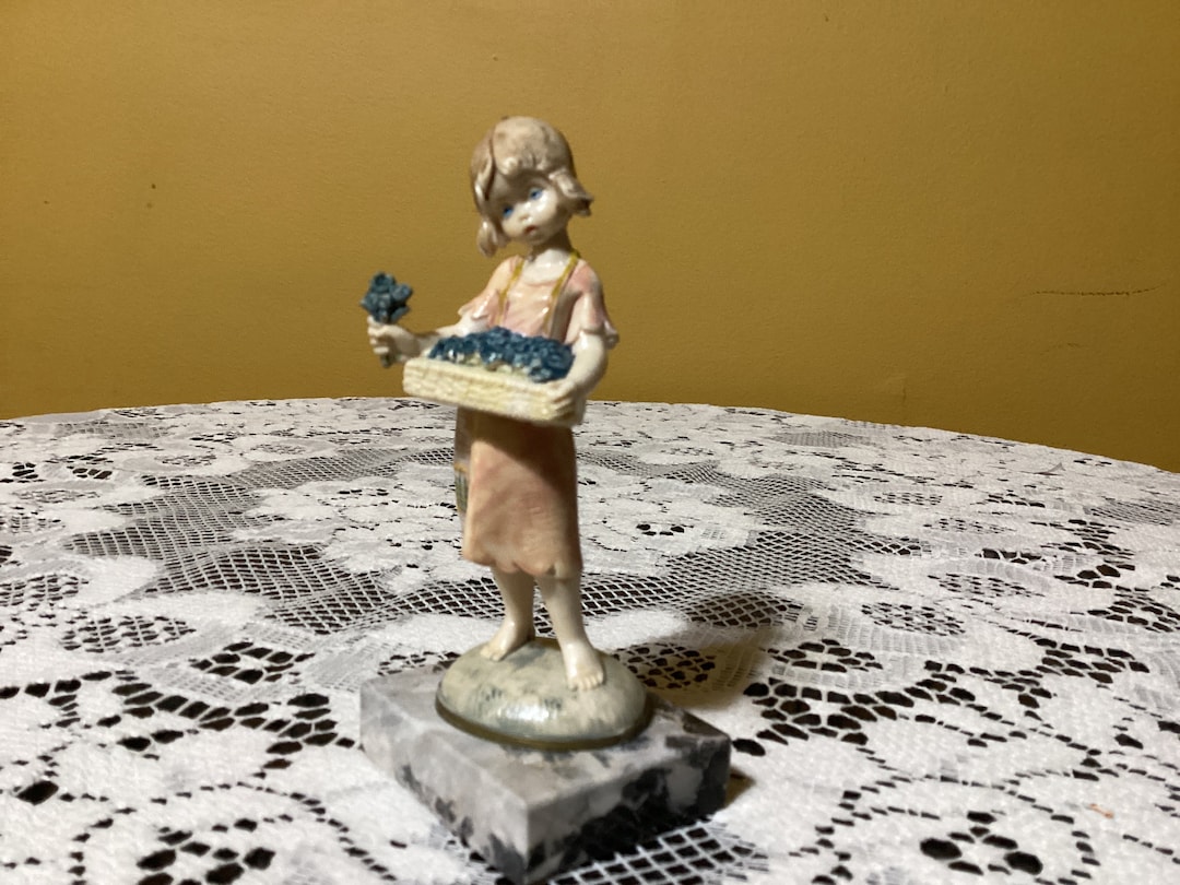 Italian Vintage Depose Girl Figurine Depose Italy 5” on Marble Base - Etsy
