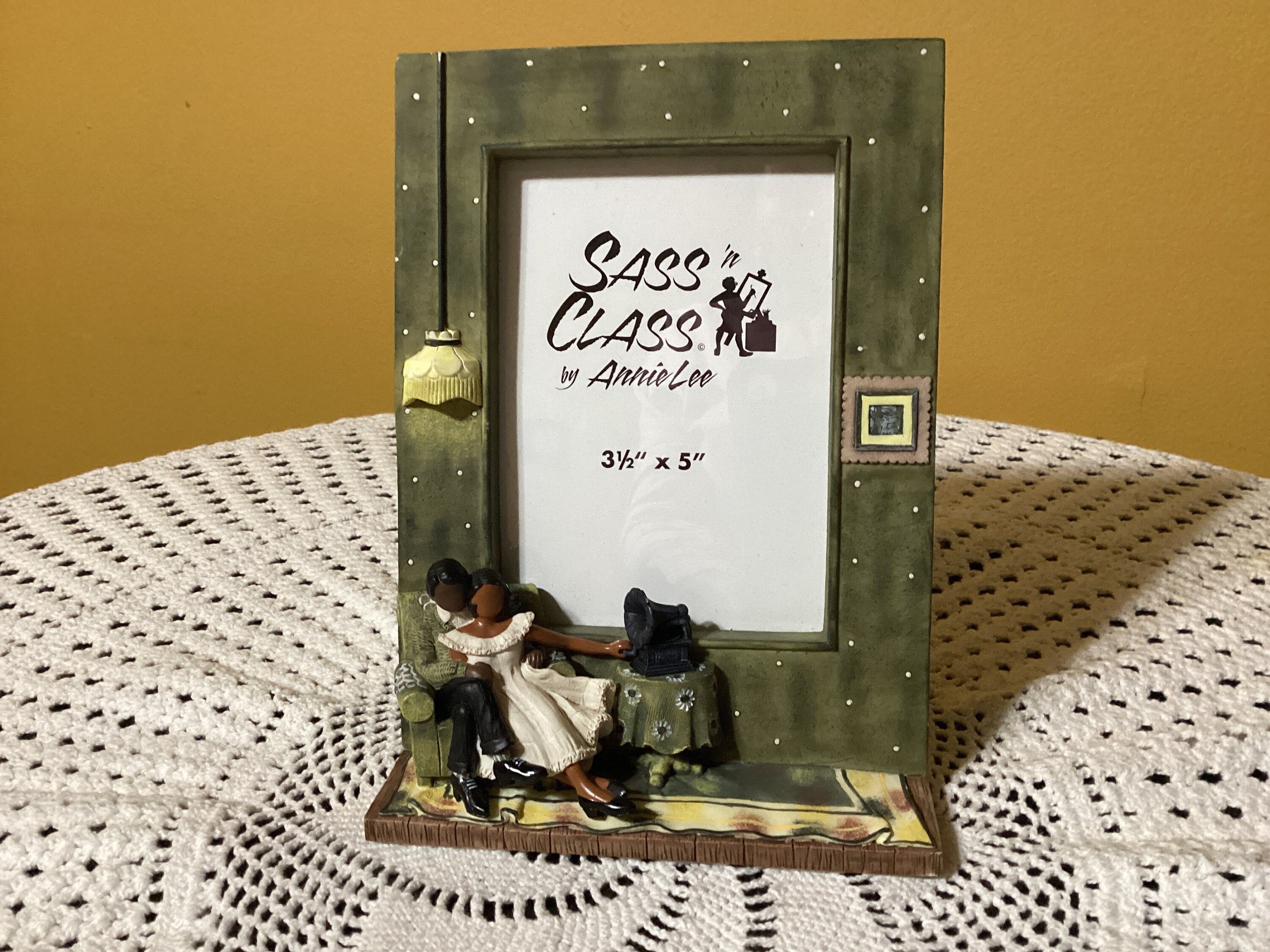 Rare Vintage Sass Class Picture Frame by Annie Lee | Etsy
