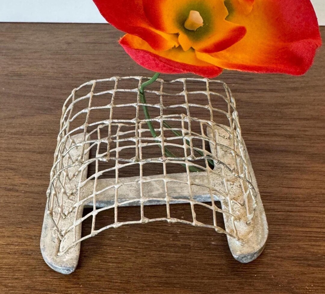 Vintage Round Foral Wire Frog, Floral Wire Frog, Metal Flower Stem ...