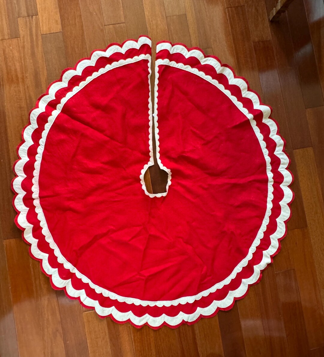 Vintage Hungarian Tree Skirt, Vintage Christmas Tree Skirt, Red and ...
