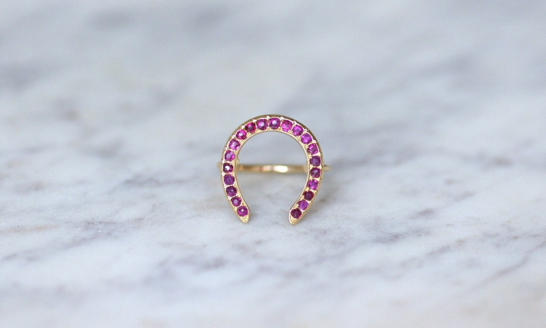 Old Yellow Gold and Ruby Horseshoe Ring - Etsy