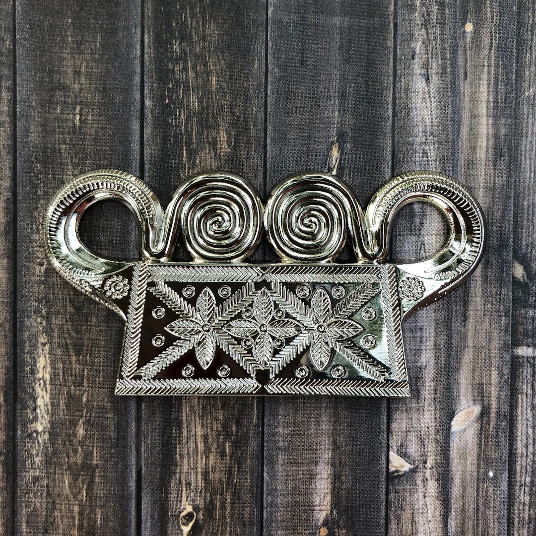 Hmong Pendant "xauv" Magnet - Etsy