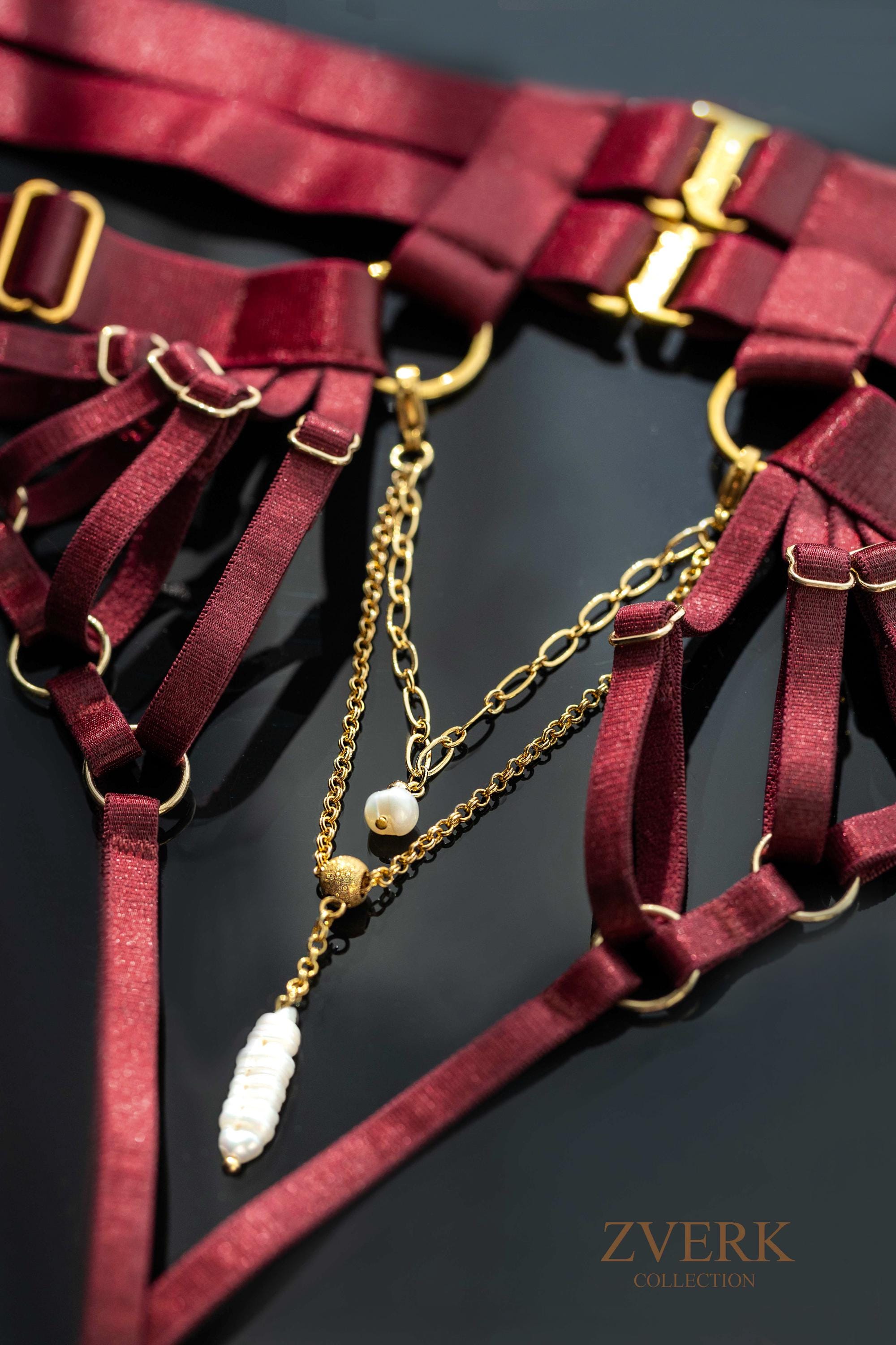 Luna - Set With Natural Pearls in Bordo, Chains 18K Gold Plated, Mesh ...