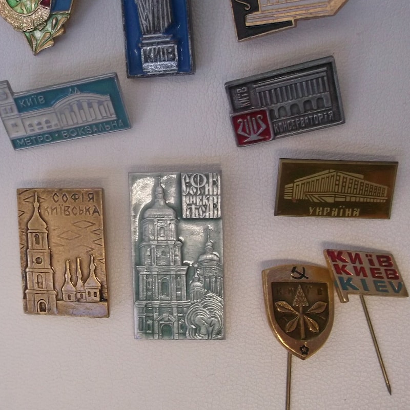 Vintage Pin Badge - Etsy