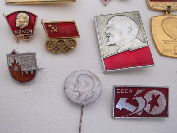 Soviet Vintage Pins. Set of 10 Enameled Badges. Sovie… - Gem