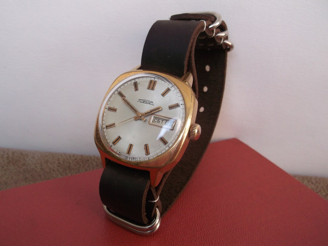 Rocket Raketa Soviet Vintage Watch With Calendar. Wristwatch - Etsy