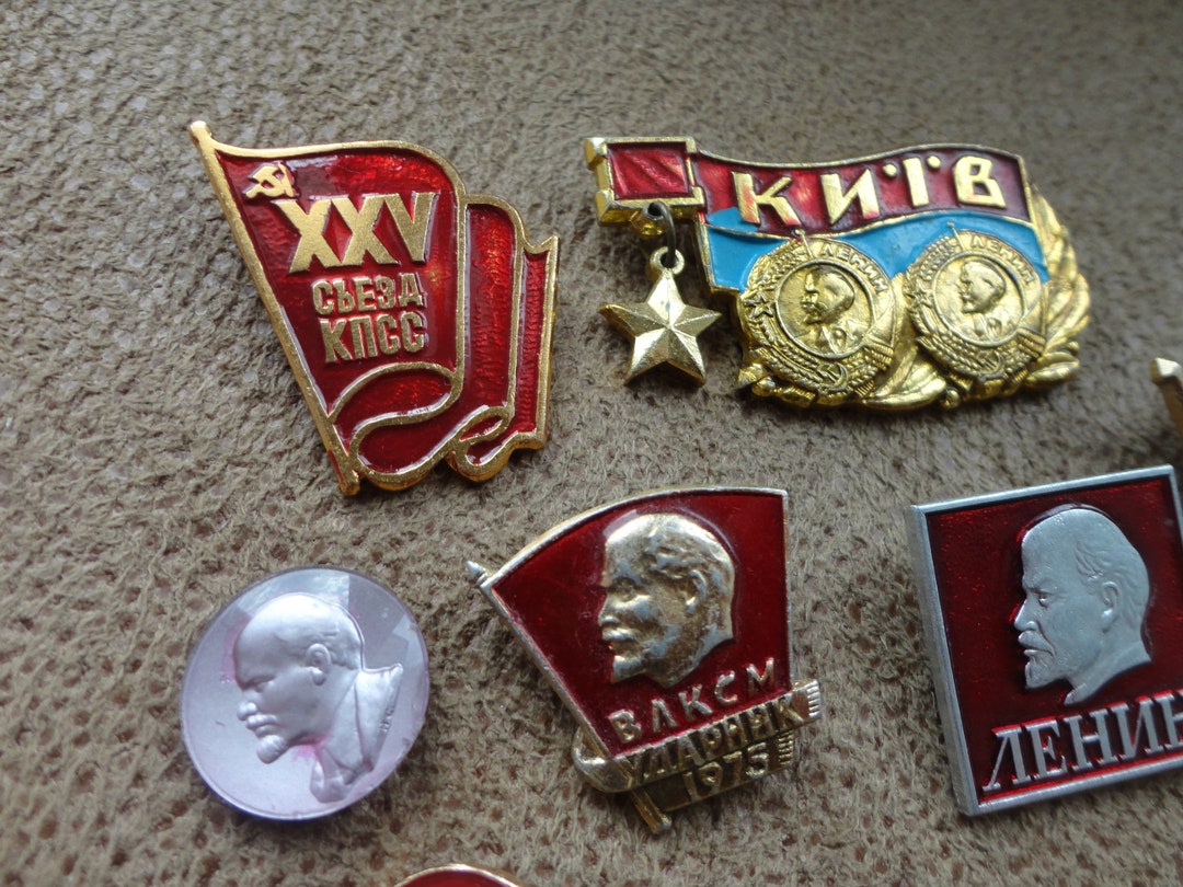 Soviet Red Communist Pins. Soviet Vintage Badge With Lenin Leader of ...