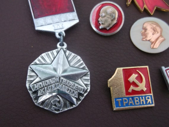 Soviet Propaganda Pins. Old Communist Pin. Vintage En… - Gem