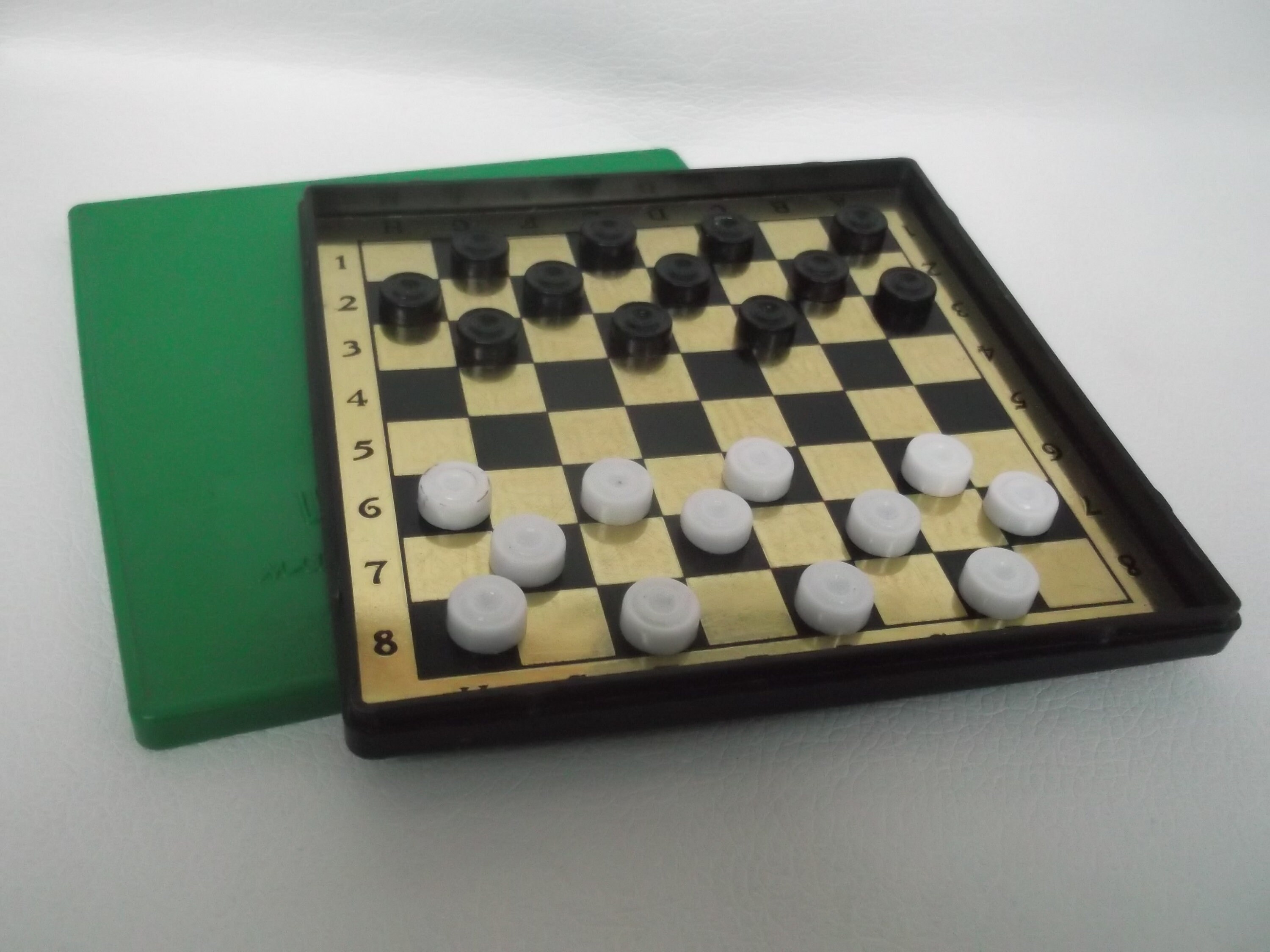 Vintage Checkers. Pocket Game on Magnet. Green Box From the - Etsy