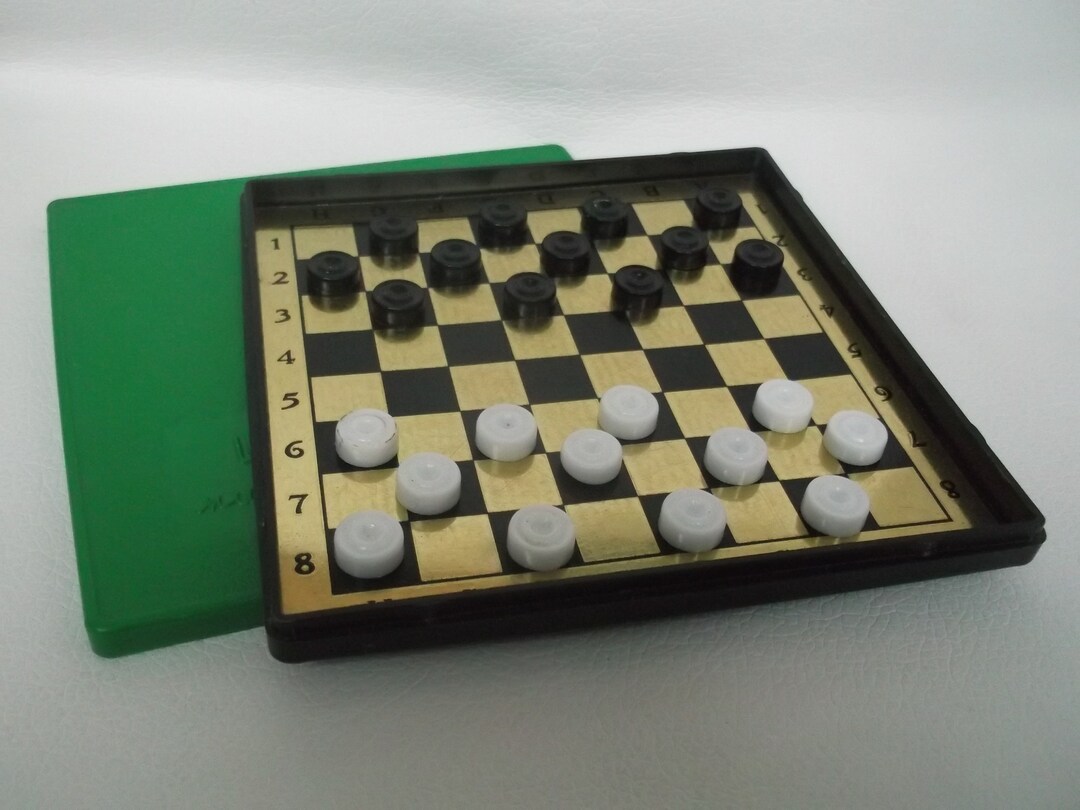 Vintage Checkers. Pocket Game on Magnet. Green Box From the 1970s - Etsy