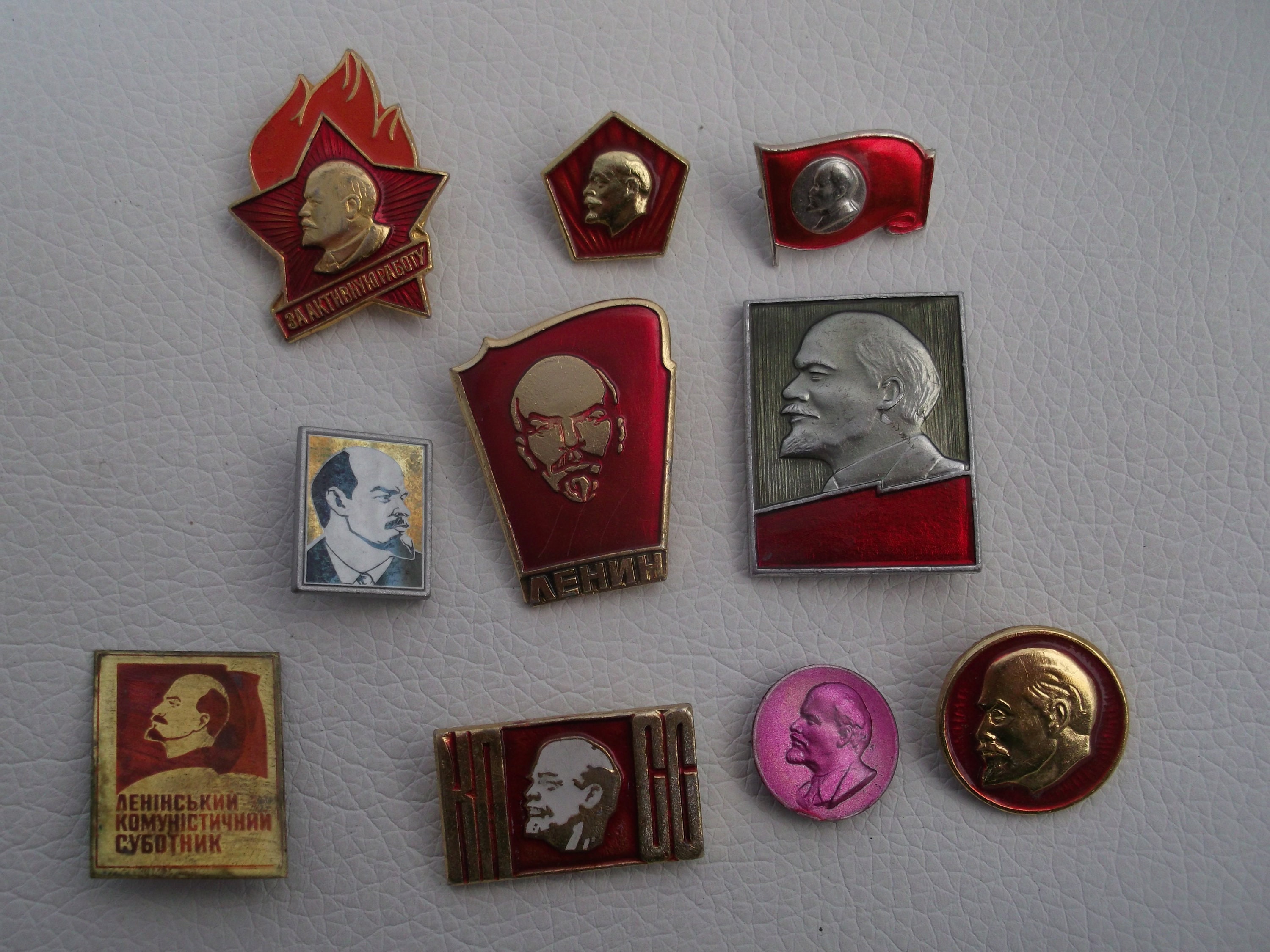 Old Enameled Agitation Pins with Lenin Image Lenin Idol | Etsy