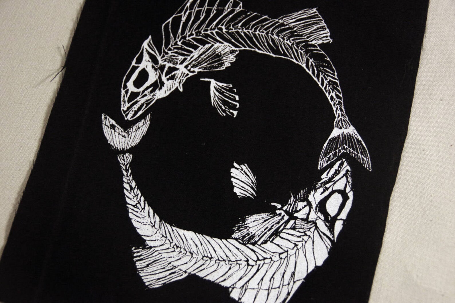 Screenprint FISH SKELETON Yin and Yang Patch Black or White Cotton - Etsy