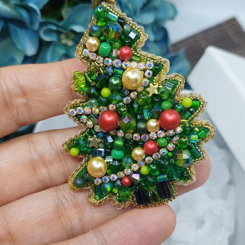 Christmas Brooch - Etsy