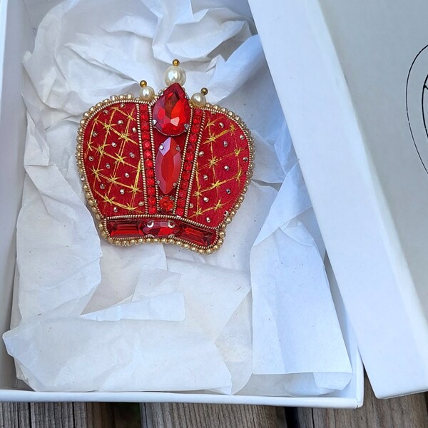 Crown Pin - Etsy