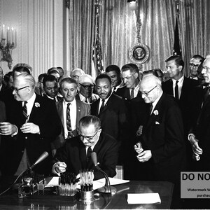 President Lyndon B. Johnson Signs 1964 Civil Rights Act as Dr. Martin ...