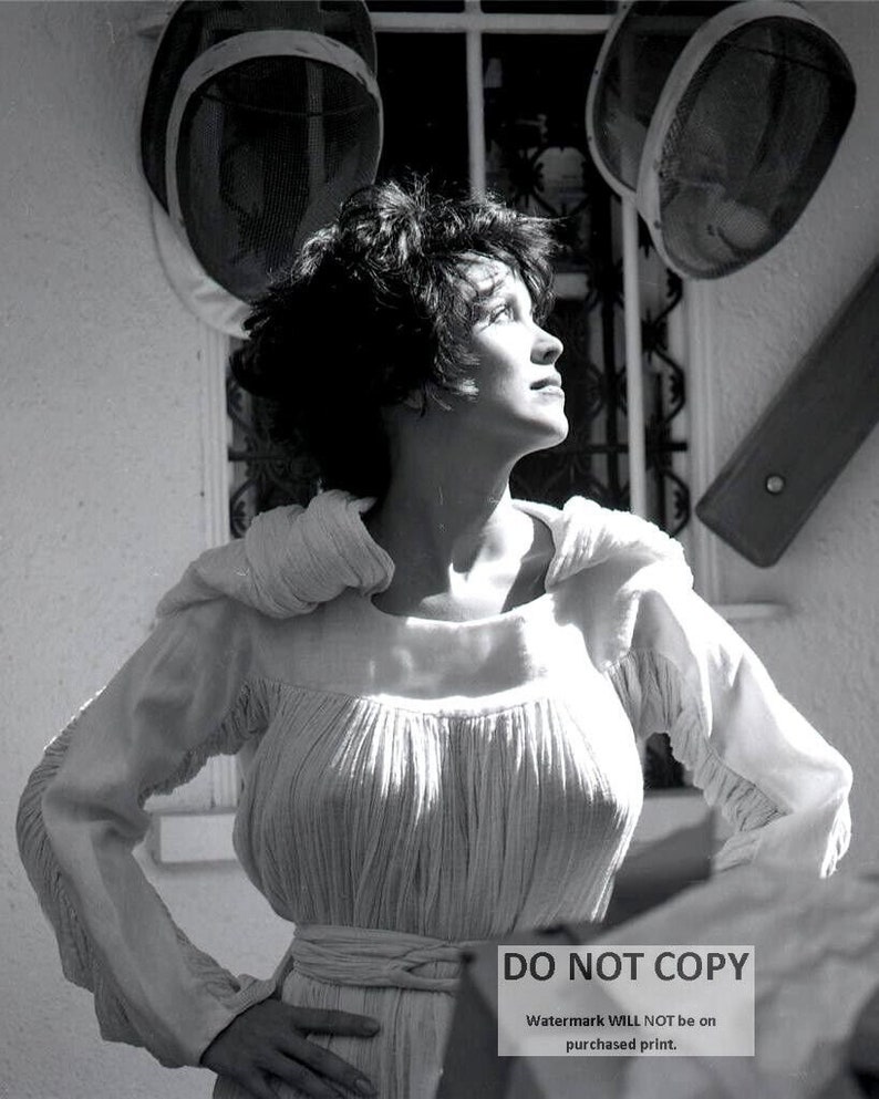 Actress Phyllis Davis Pin up - 5X7, 8X10 or 11X14 Publicity Photo (OP ...