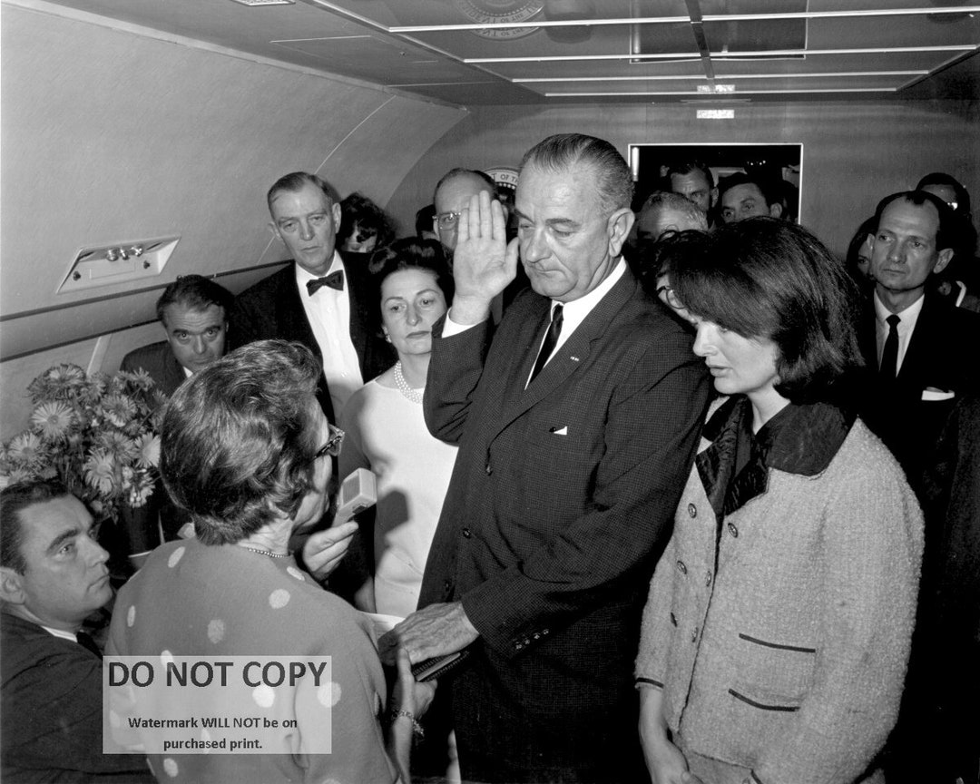 Lyndon B. Johnson Swearing-in Photo With Jacqueline Kennedy, November ...