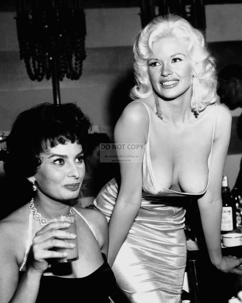 Sophia Loren y Jayne Mansfield en una fiesta en 1957 Foto - Etsy México