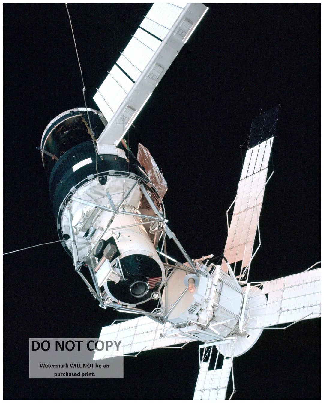 Skylab as Viewed During Rendezvous on Skylab 3 - 5X7, 8X10 or 11X14 ...