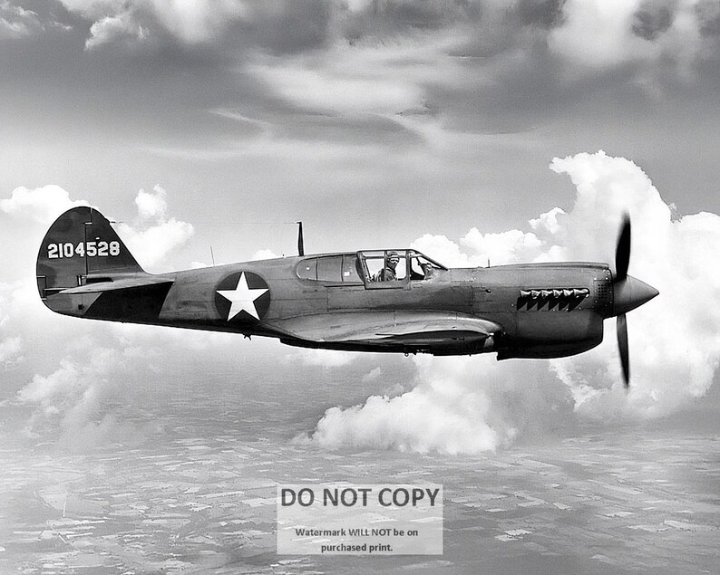 Curtiss P40 Warhawk Fighter Ground Attack Aircraft in Flight - 5X7 or ...