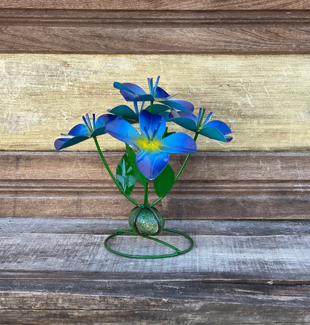 Handcrafted Metal Flower Rose Bouquet Yard Art Metal Landscape Flowers ...