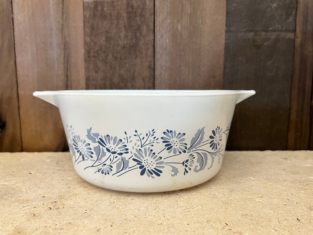 Vintage Pyrex Casserole Dish Colonial Mist - Etsy