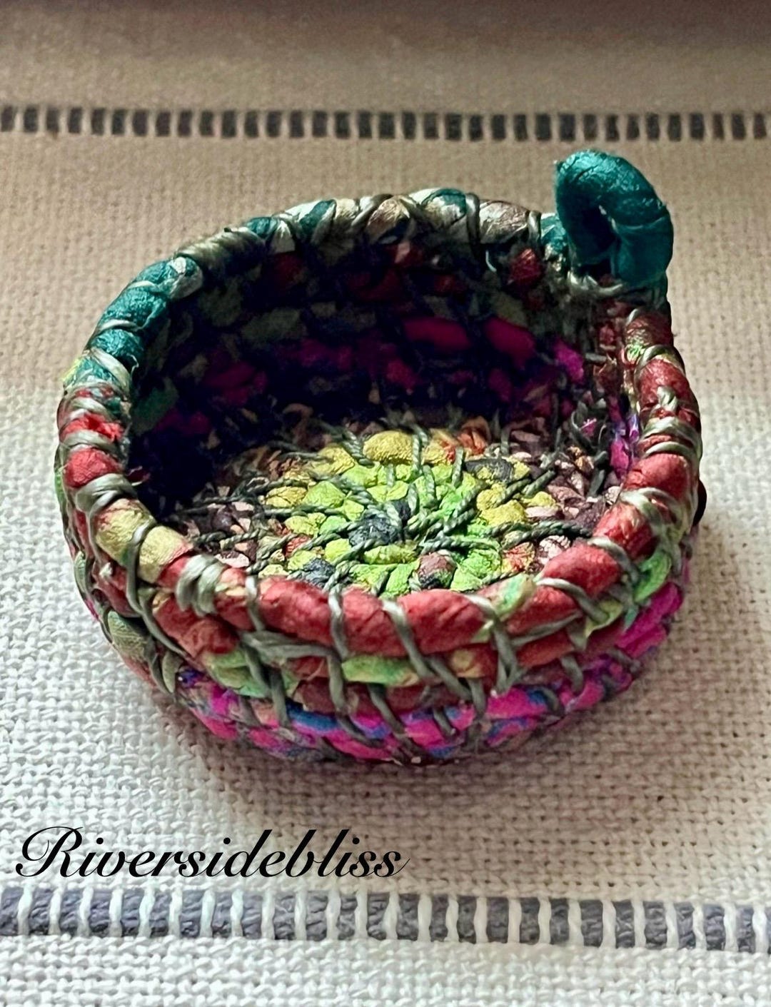 Small Hand Woven Fabric Baskets Little Colorful Woven Sari Silk Basket ...